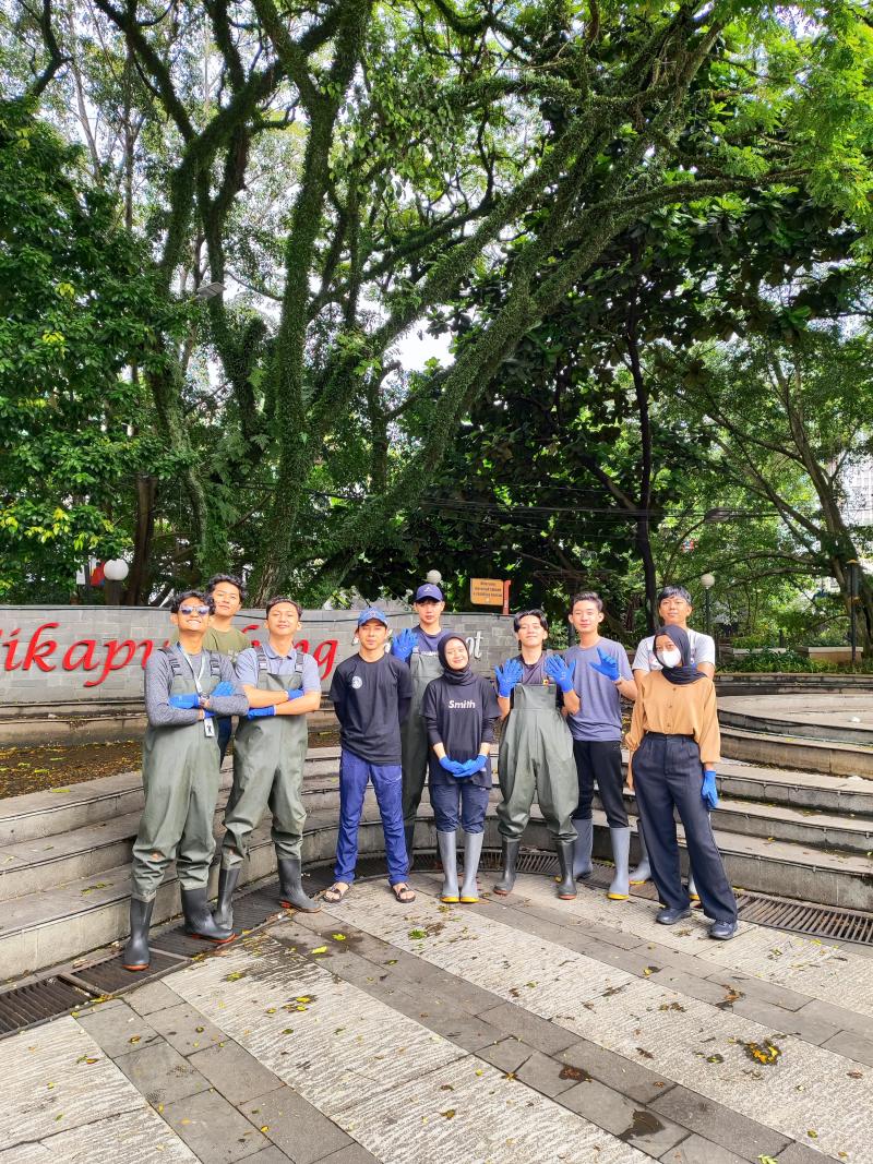 PASUKAN SADAR LINGKUNGAN : CIKAPUNDUNG CLEAN UP WITH BEM FAPERTA UNPAD - River Cleanup